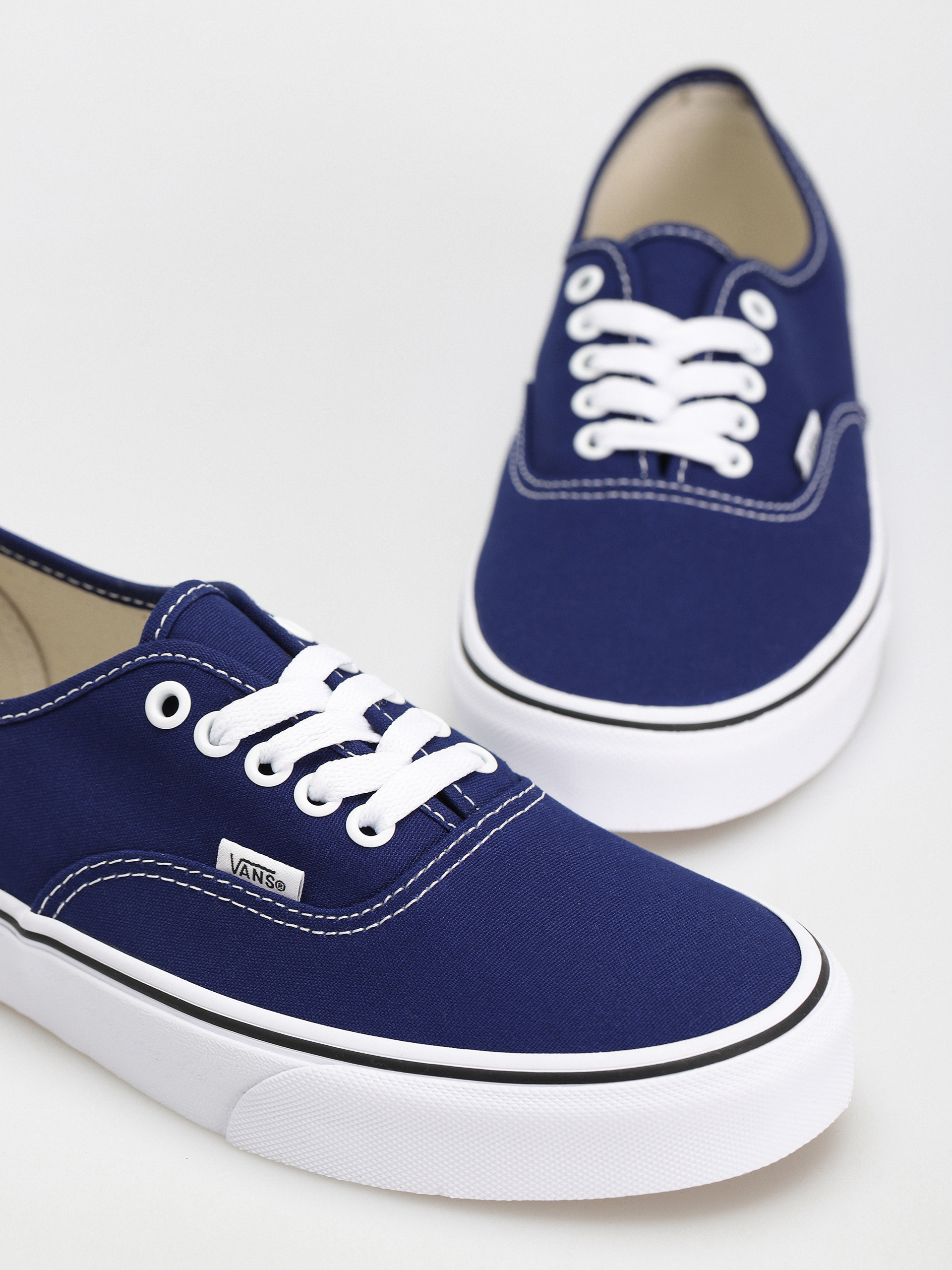 Обувки Vans Authentic (color theory beacon blue)